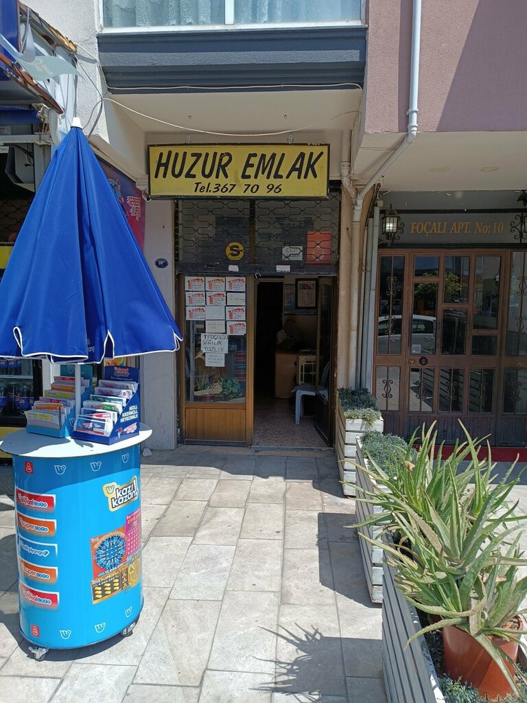 Emlak ofisi Huzur Emlak, İzmir, foto