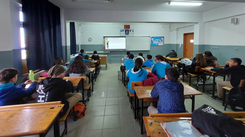 Eğitim merkezleri Ergene Halk Eğitim Merkezi, Ergene, foto