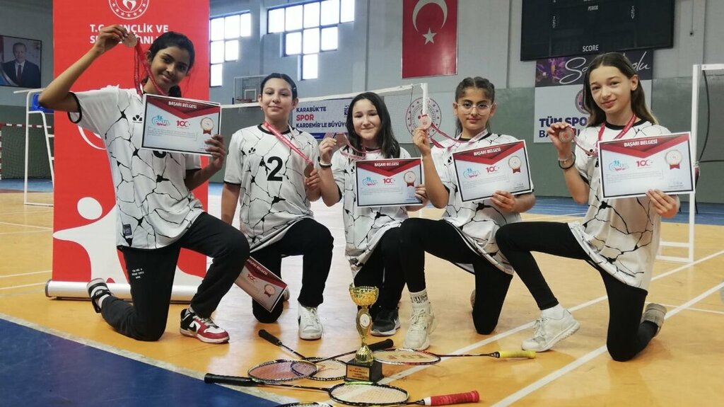 Ortaokul Yunus Emre Ortaokulu, Karabük, foto