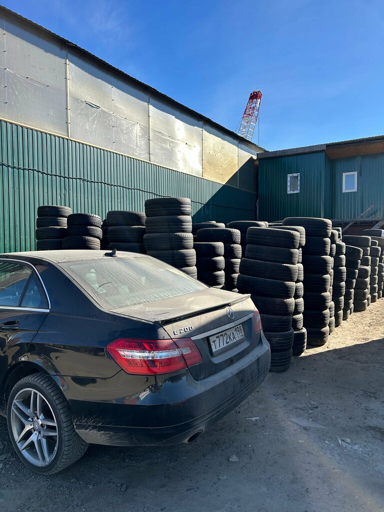 Jant ve lastikçiler Nevskaya Tire, Saint‑Petersburg, foto