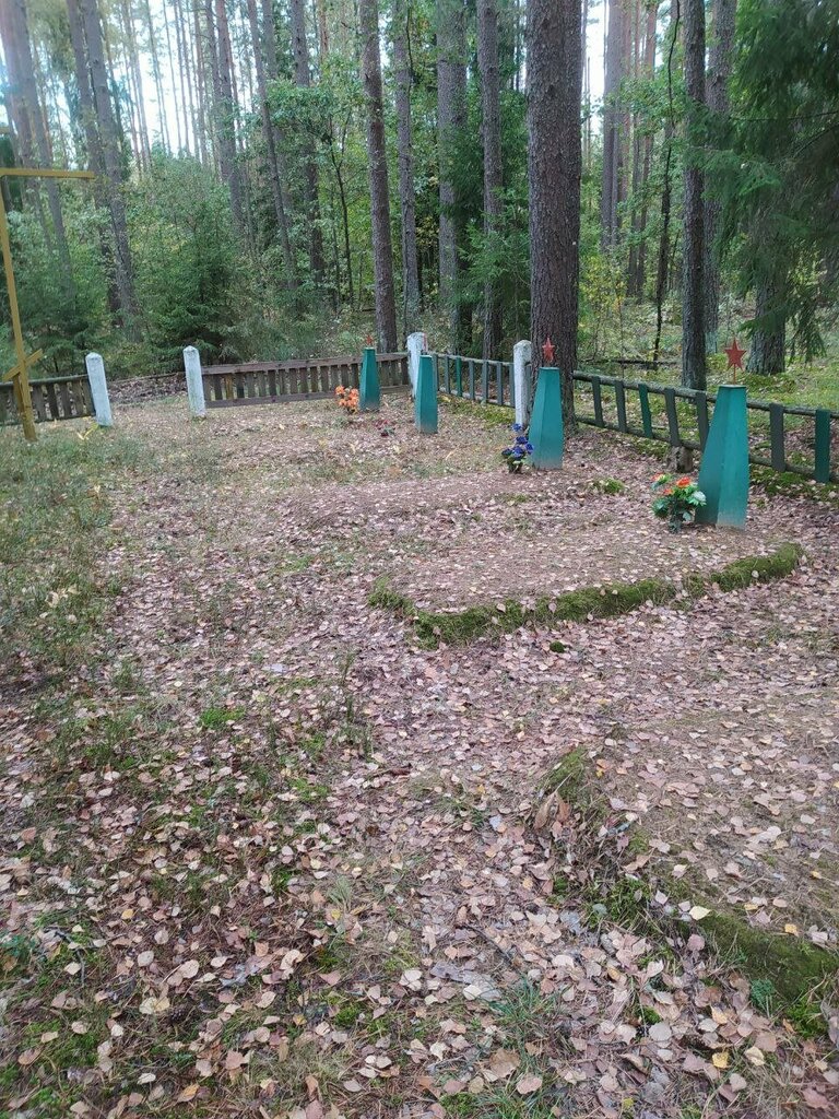 Anıt, heykel Братская могила, Minskaya oblastı, foto