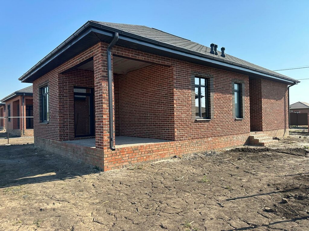 Tuğla firmaları Kirpich ot A do Ya, Rostovskaya oblastı, foto