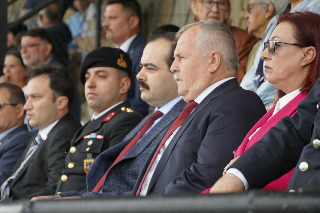 Belediyeler, devlet daireleri Armutlu Belediyesi, Armutlu, foto