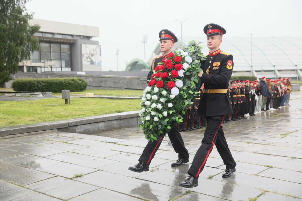 Anıt, heykel Разведчик Николай Иванович Кузнецов, Yekaterinburg, foto