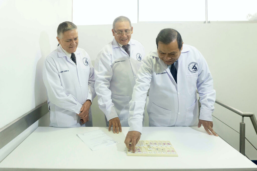 Kimya laboratuvarı Patologos Especializados, Lima, foto
