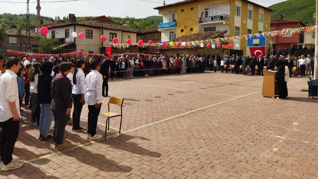 Ortaokul Esençay Ortaokulu, Taşova, foto