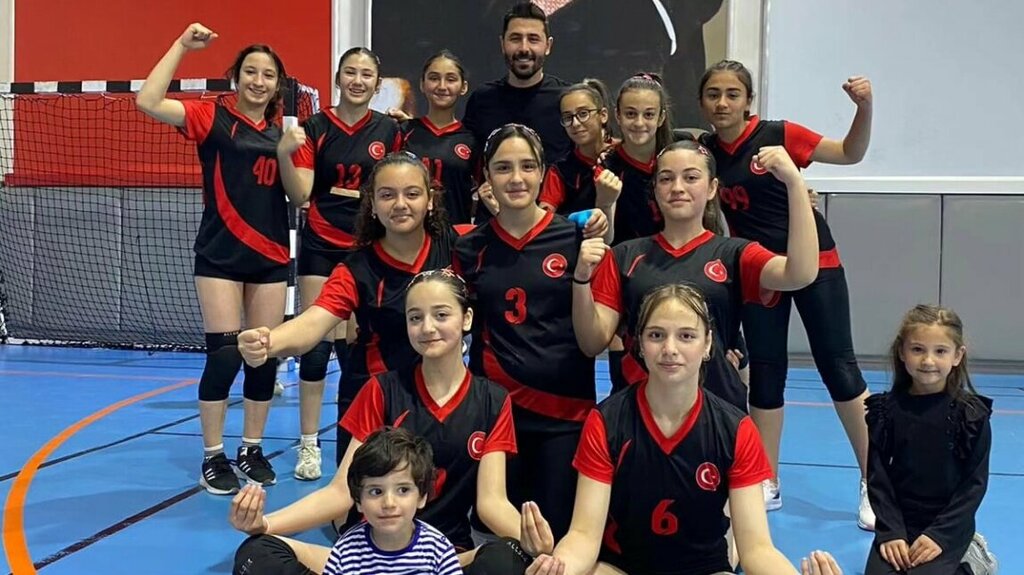 i̇lkokul Alper Tunga İlkokulu, Ankara, foto