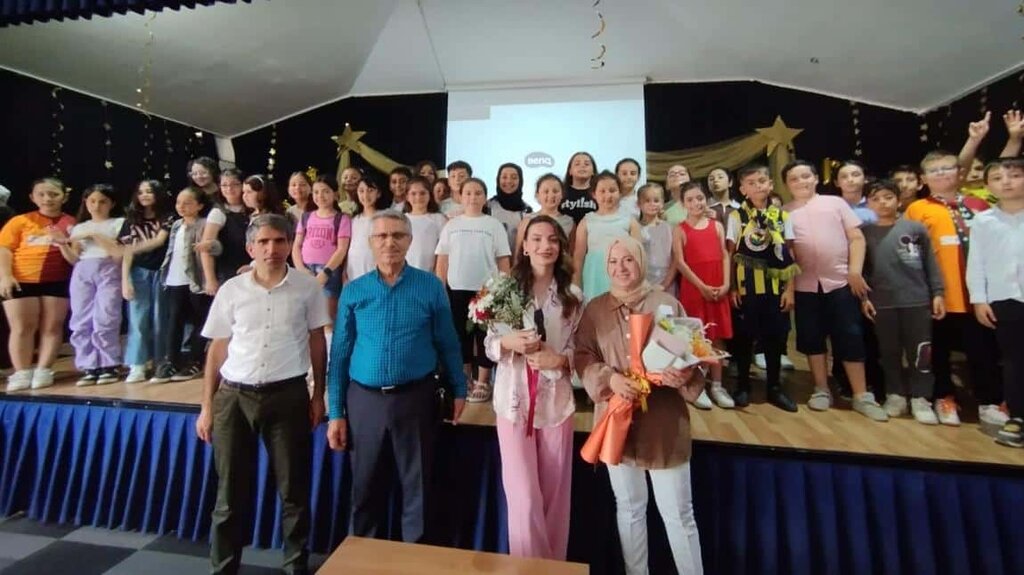 Ortaokul Giyim Sanayicileri Derneği Eğitim Vakfı Çiftlikköy Ortaokulu, Çiftlikköy, foto