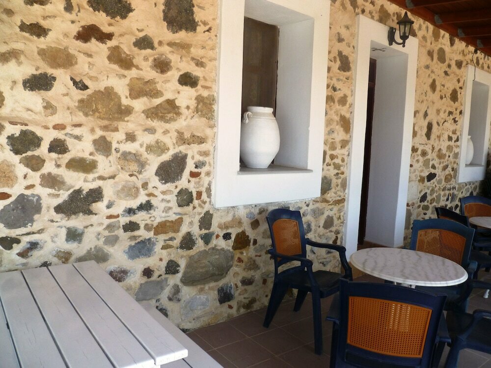 Otel Paraschos Studios, Dünya, foto