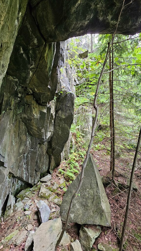 Dağ zirvesi Скала, Sverdlovskaya oblastı, foto