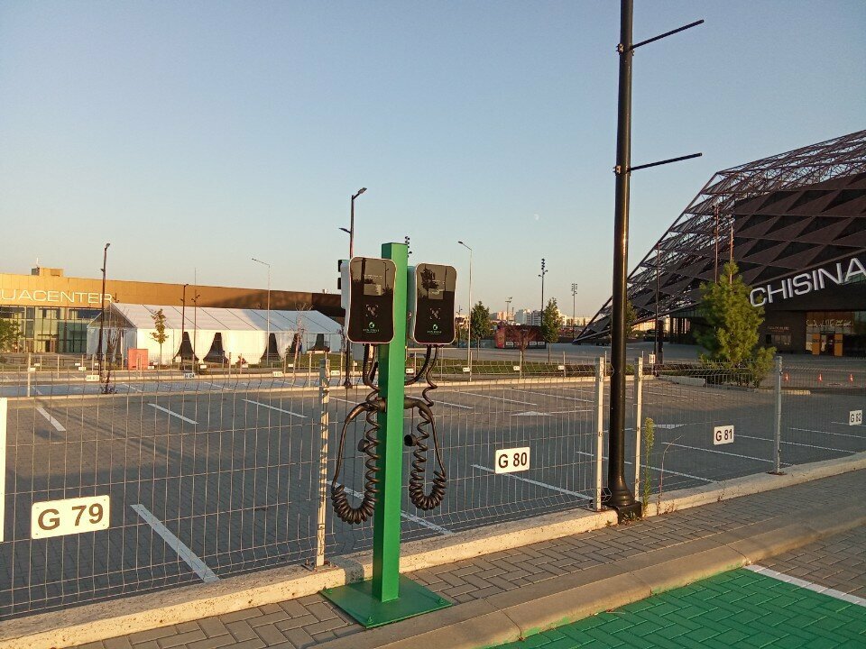 Elektrikli oto şarj istasyonları Eco Drive, Dünya, foto