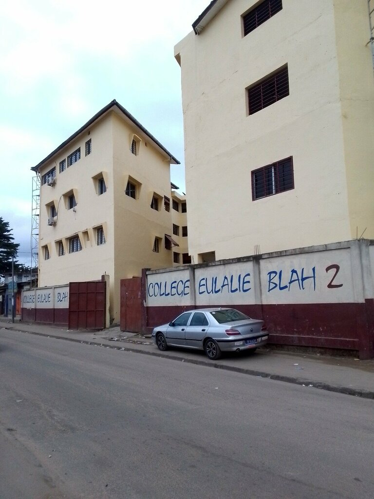 Yüksekokul Eulalie Blah 2 College, Abican, foto