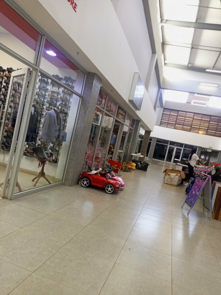 Mobilya mağazaları Pound Stretcher, Lusaka, foto