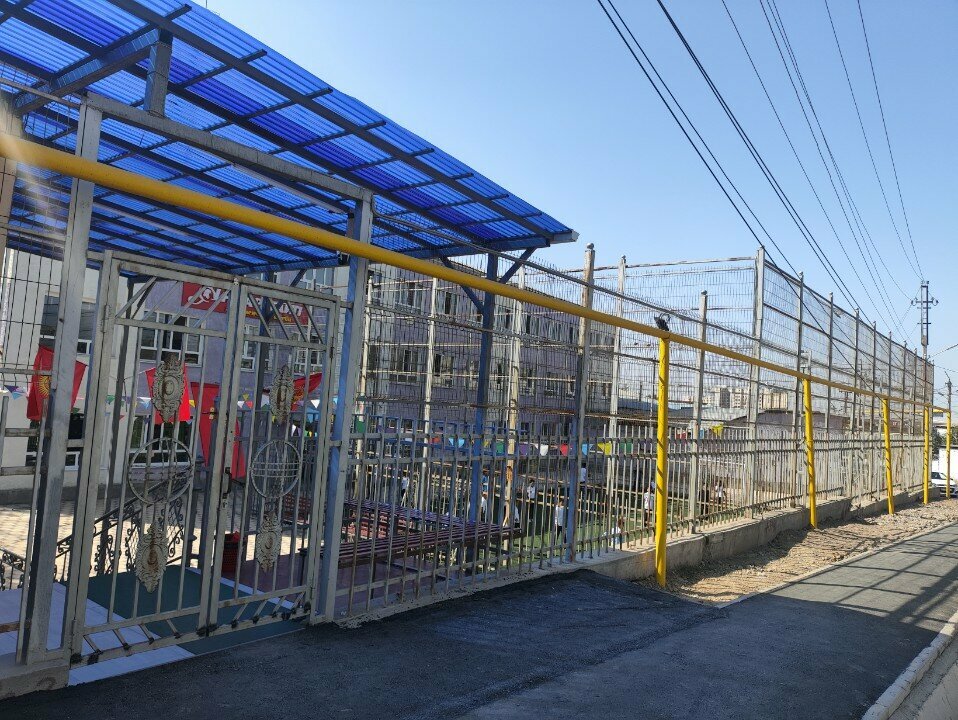 Özel okul Ansar-Type, Osh, foto