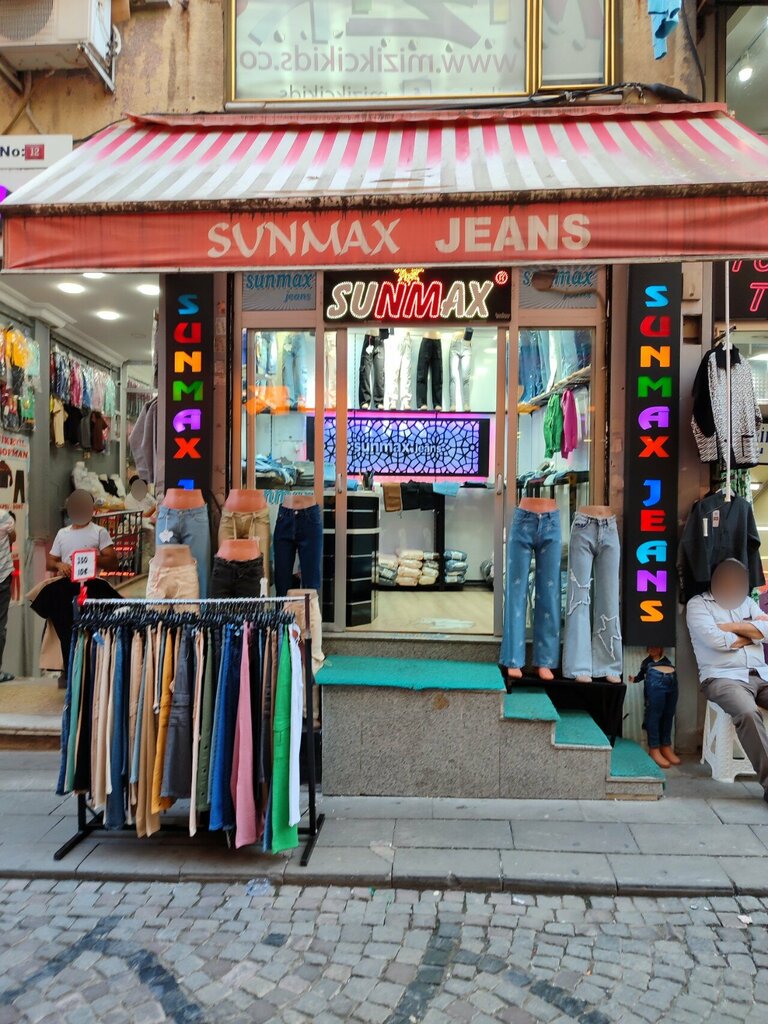 Giyim mağazası Sunmax Jeans, İstanbul, foto