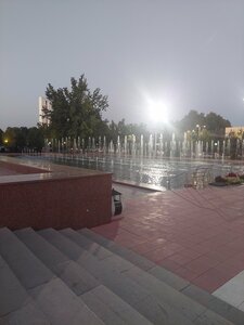Fountain (Tashkent, Mustakillik Square), çeşme  Taşkent'ten