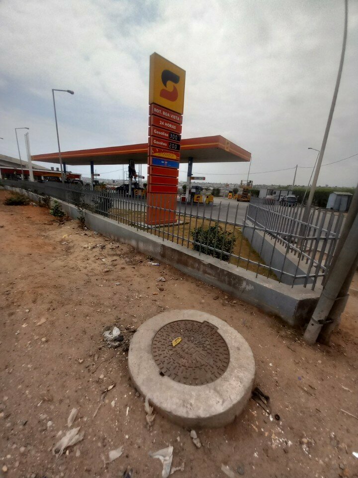 Benzin istasyonu Posto de Abastecimento, Loanda, foto
