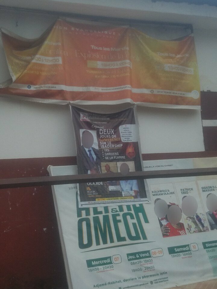 Dini ürünler Eglise Baptiste Missionnaire d'Adjame Beree, Abican, foto