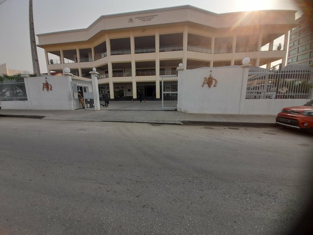 Protestan kilisesi Assembleia de Deus Pentecostal, Loanda, foto