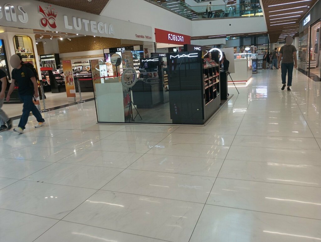 Kozmetik ve parfümeri mağazaları M·a·c Cosmetics, Tiflis, foto