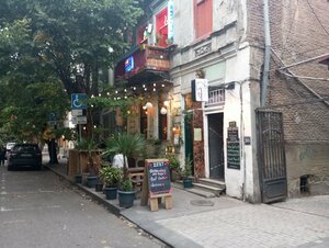 Zest (Shalva Dadianis Street No:30), bar  Tiflis'ten