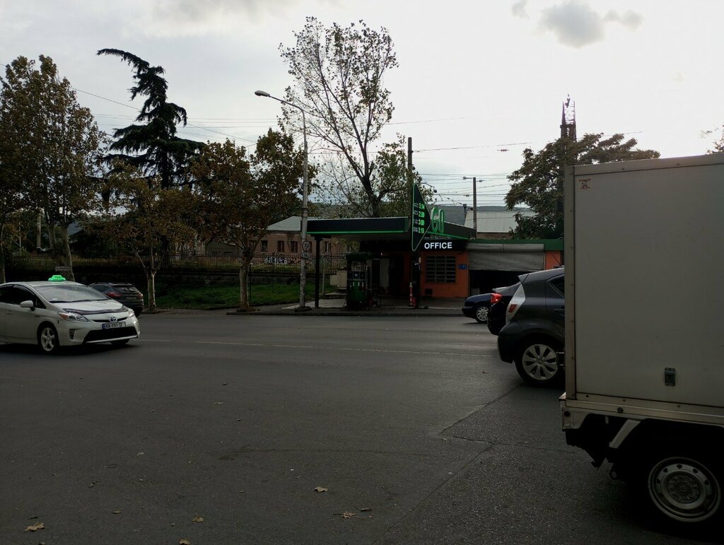 Benzin istasyonu Go, Tiflis, foto
