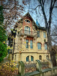 Дача инженера Беляевского (ulitsa Uritskogo No:10), turistik yerler  Kislovodsk'tan