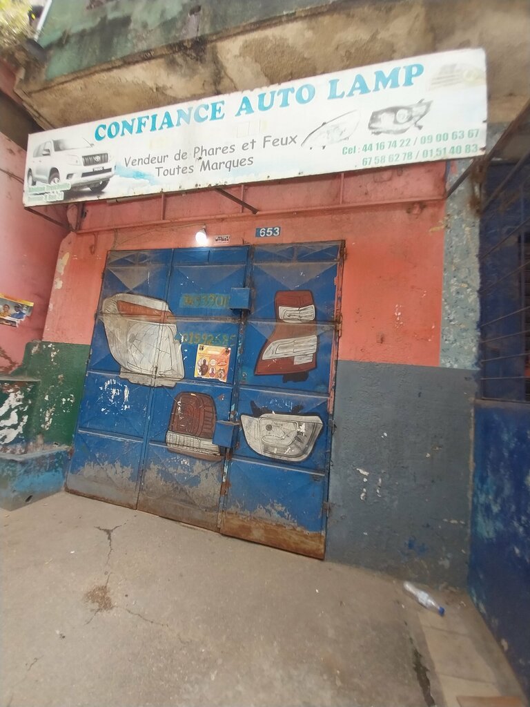Otomobil yedek parçaları Confiance Auto Lamp, Abican, foto