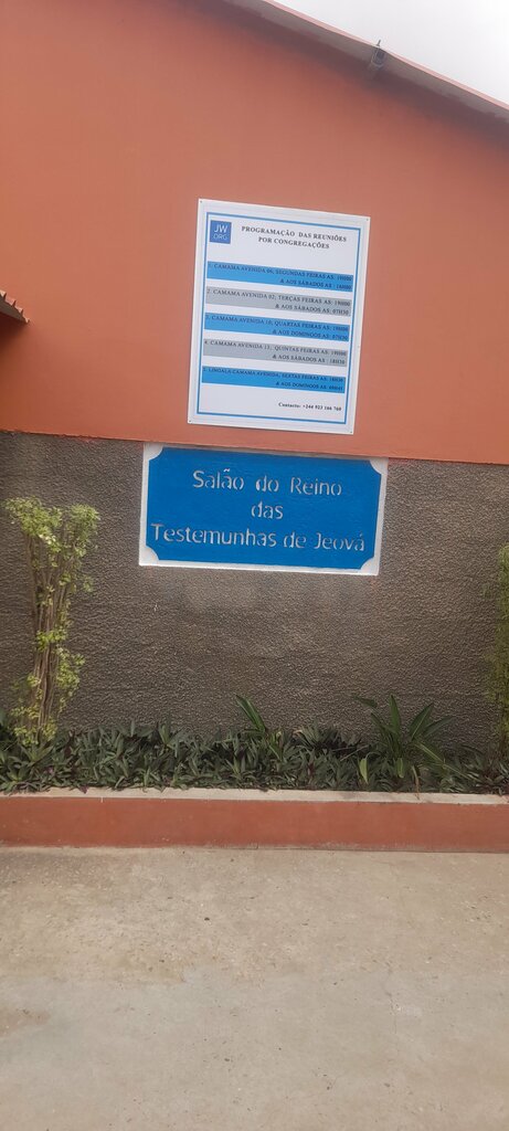 Dini dernekler Salão do Reino das Tesgeminhas de Jeová, Loanda, foto