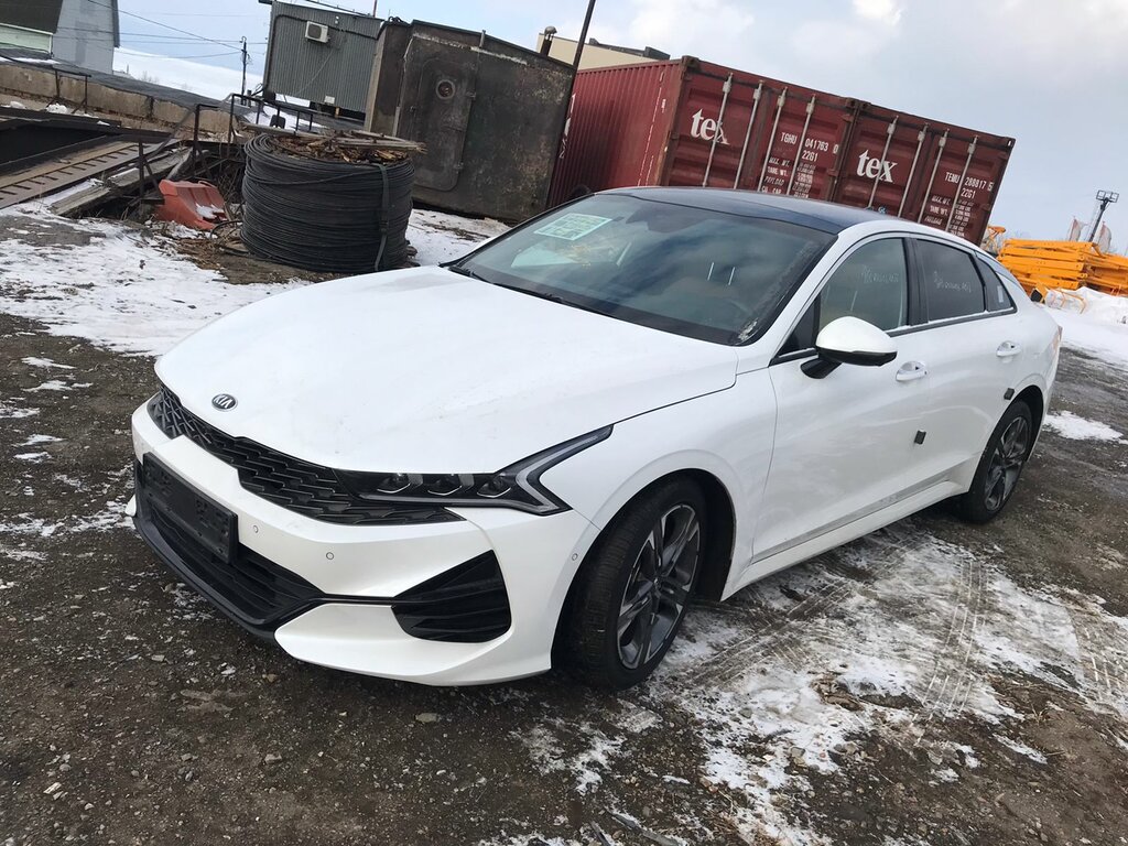 Otomobil açık artırması UCarGo, Saint‑Petersburg, foto