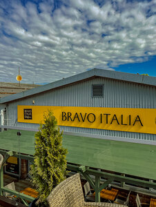 Bravo Italia (Pravaya Embankment No:9к2), kafe  Kaliningrad'dan