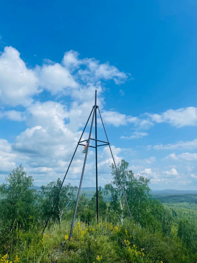 Dağ zirvesi Гора Карандаш, Çeliabinskaya oblastı, foto