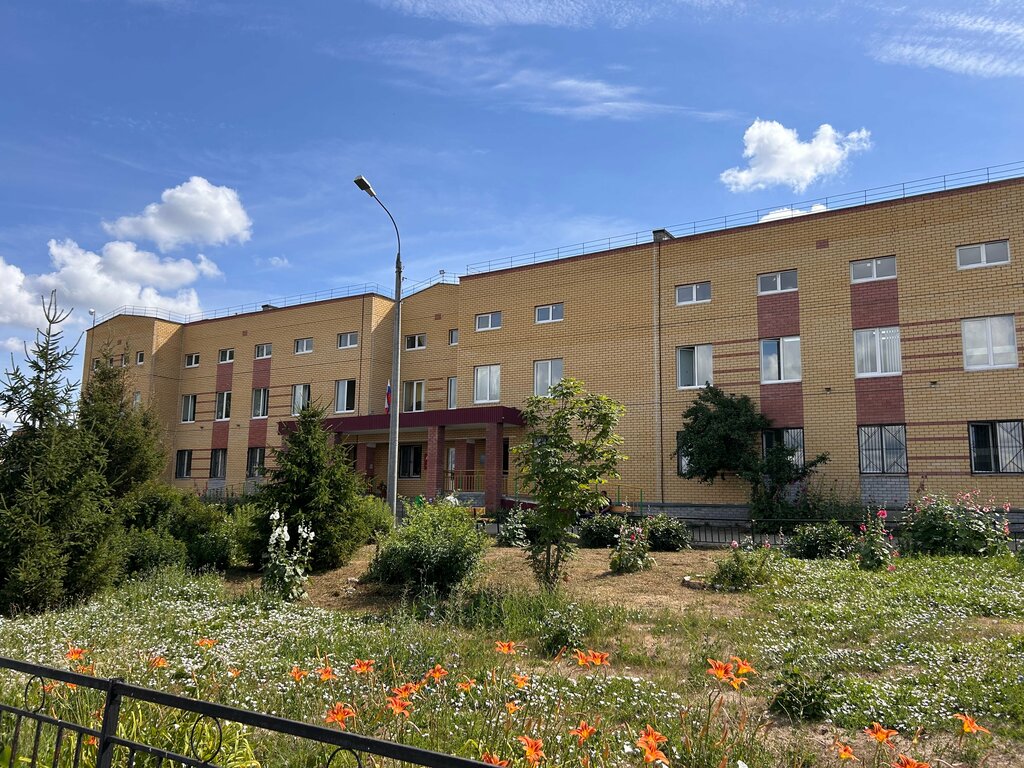 Poliklinikler Краснооктябрьская районная поликлиника, Nijegorodskaya oblastı, foto