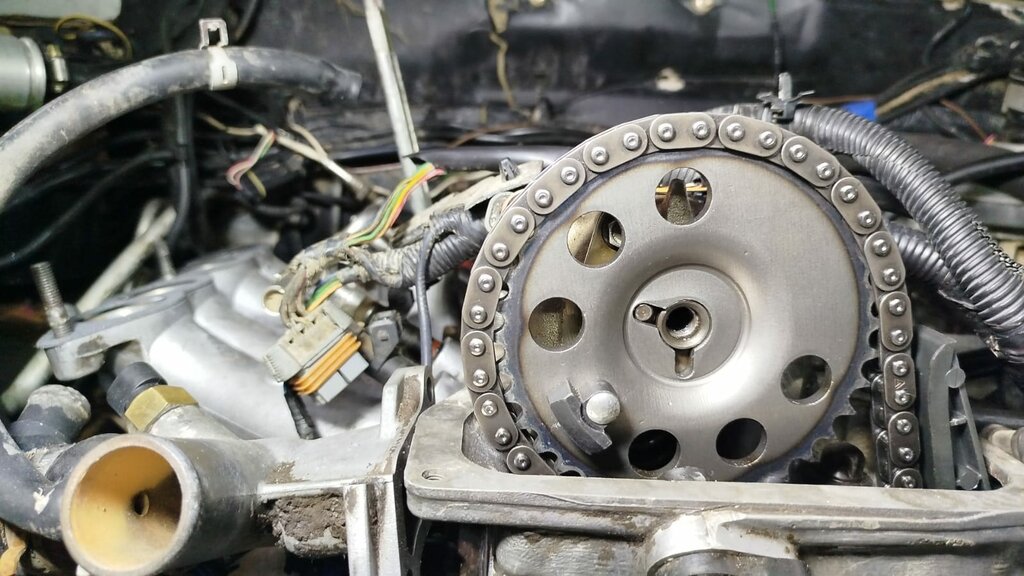 Otomobil yedek parçaları Kruiz, Novotroitsk, foto