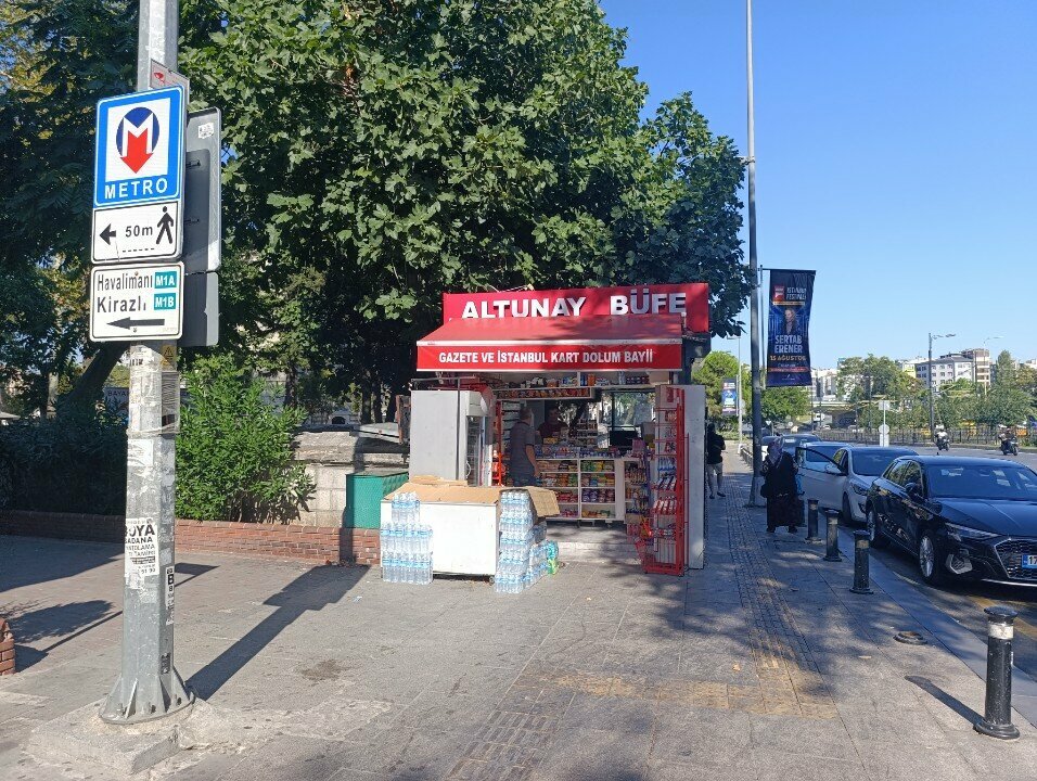 Otobüs biletleri Gazete ve Akbil Bayii, İstanbul, foto