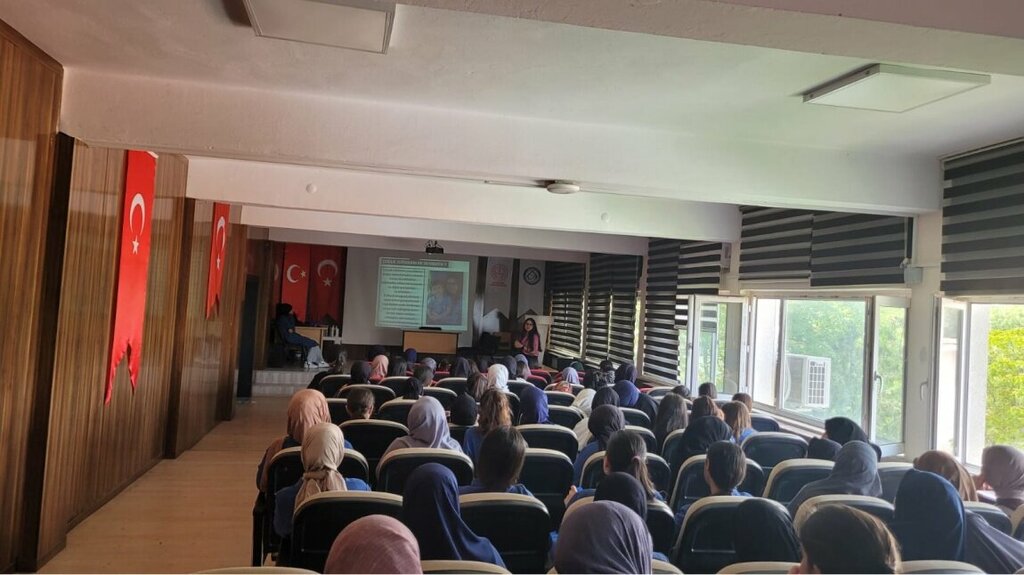 Lise Yenişehir Kız Anadolu İmam Hatip Lisesi, Diyarbakır, foto