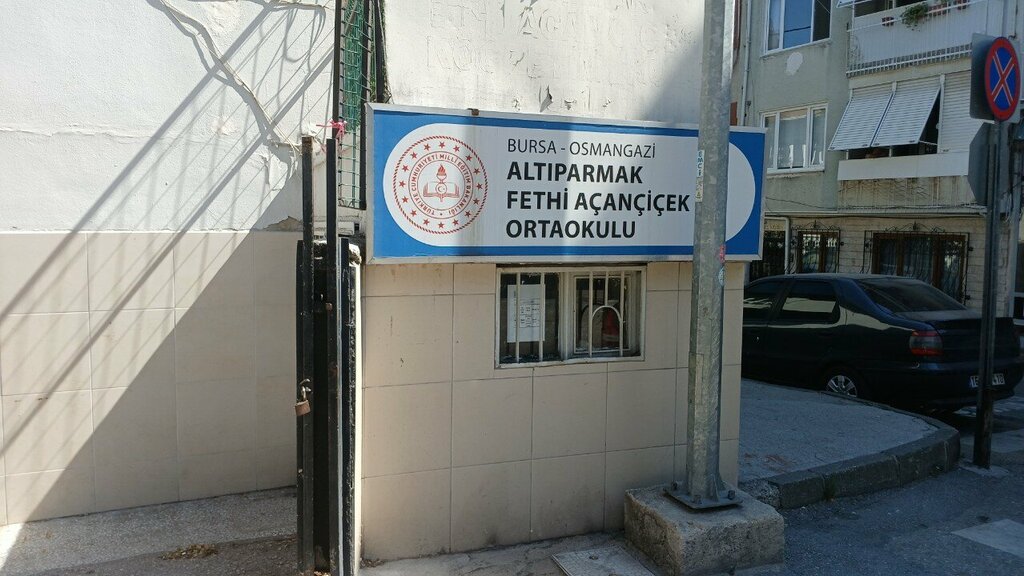 Ortaokul Altıparmak Fethi Açançiçek Ortaokulu, Bursa, foto