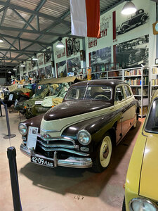 Loshadinaya sila (Primorskoye Highway No:536АА), müzeler ve sanat galerileri  Zelenogorsk'tan