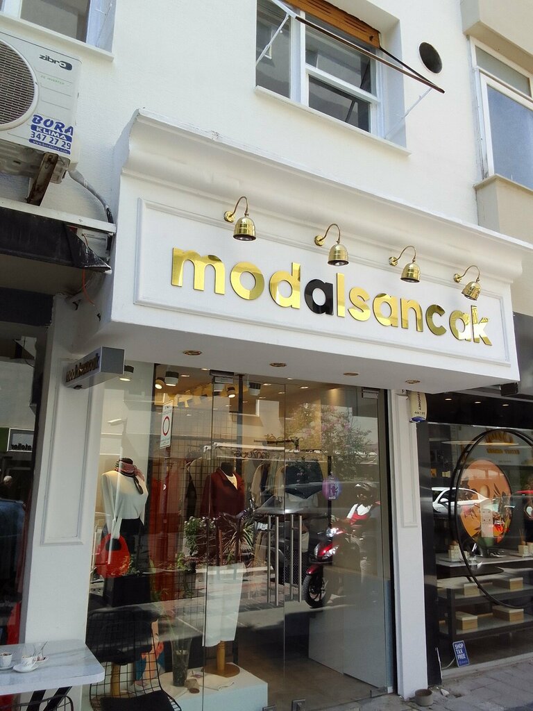 Giyim mağazası Moda Alsancak, İzmir, foto