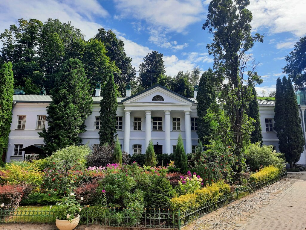 Dini dernekler Братский корпус, Pechory, foto