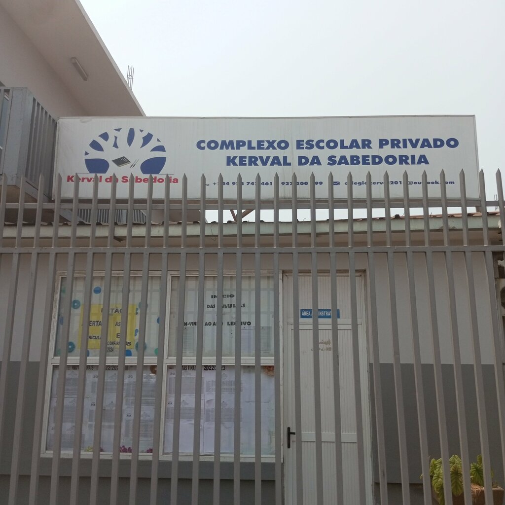 Yüksekokul Colégio Kerval, Loanda, foto