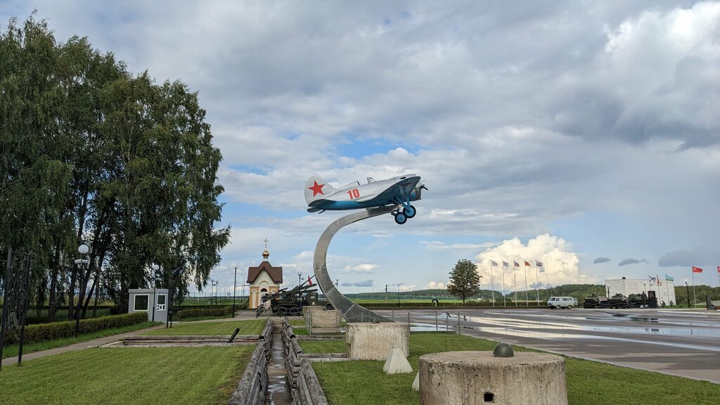 Teknoloji anıtı Бронированная разведывательно-дозорная машина 2, Desnogorsk, foto