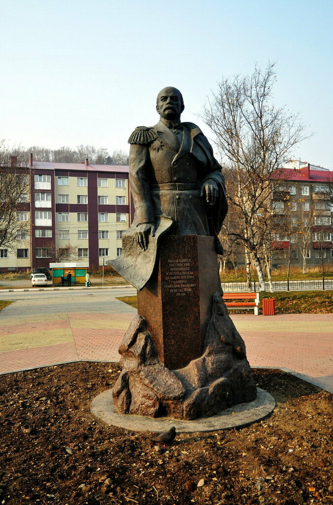 Anıt, heykel Г.И. Невельской, Korsakov, foto