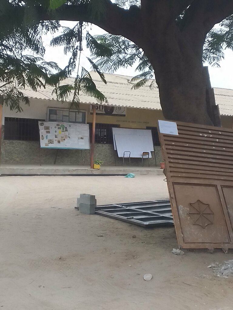 Ortaokul Ex-Escola Caritas, Loanda, foto