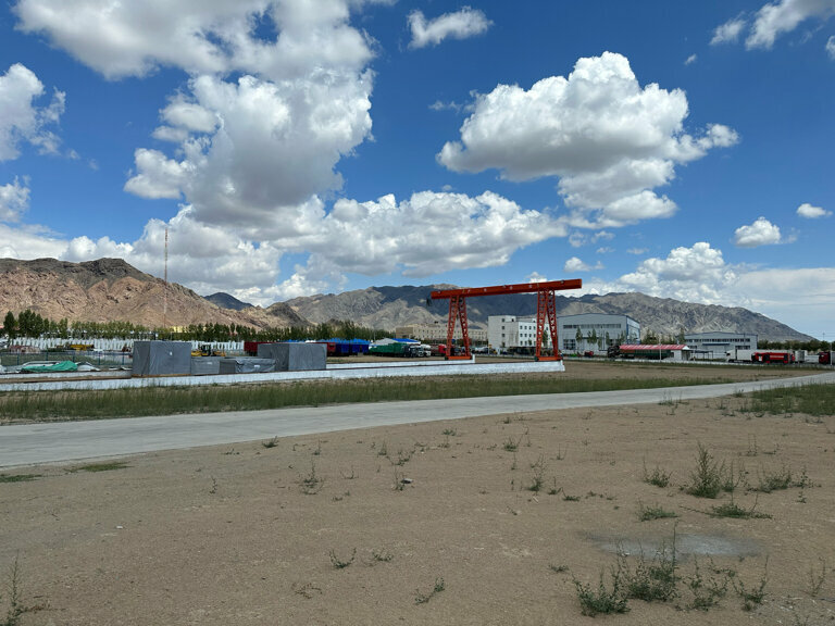 Sınır kapısı Многосторонний автомобильный пункт пропуска Тайкешкен, Sincan, foto