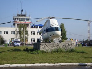 Вертолёт Ми-4 (Sverdlovsk Region, Yekaterinburg, ulitsa Navigatorov), teknoloji anıtı  Yekaterinburg'dan