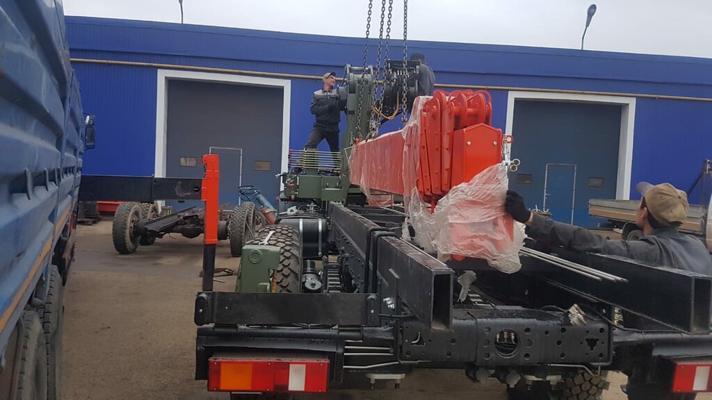 Kamyon ve ağır vasıta satış ve servis firmaları Камский завод эвакуаторов, Naberejniye Çelny (Yar Çallı), foto