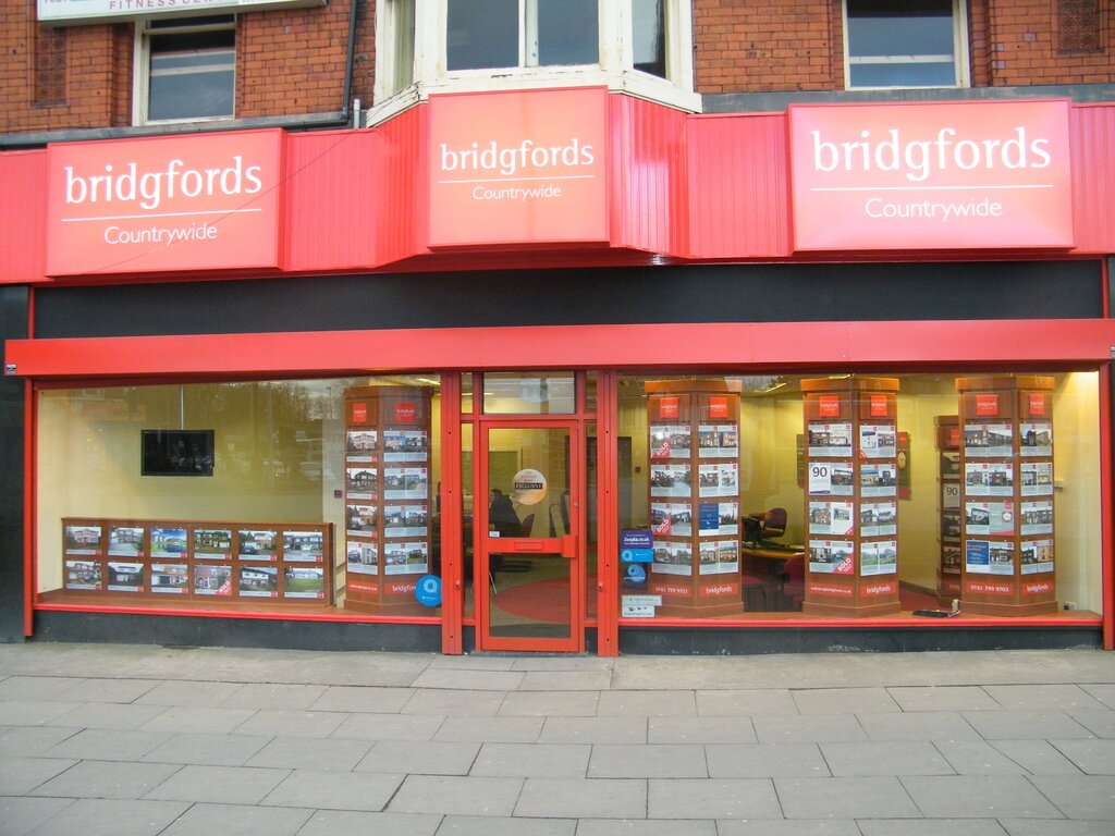 Arazi dizisi Bridgfords Sales and Letting Agents Walkden, İngiltere, foto