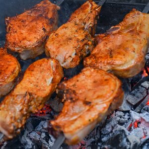 Rodnoy Steak (Rechnaya ulitsa No:8Б, selo Staroye Ivanayevo), kafe  Tataristan'dan