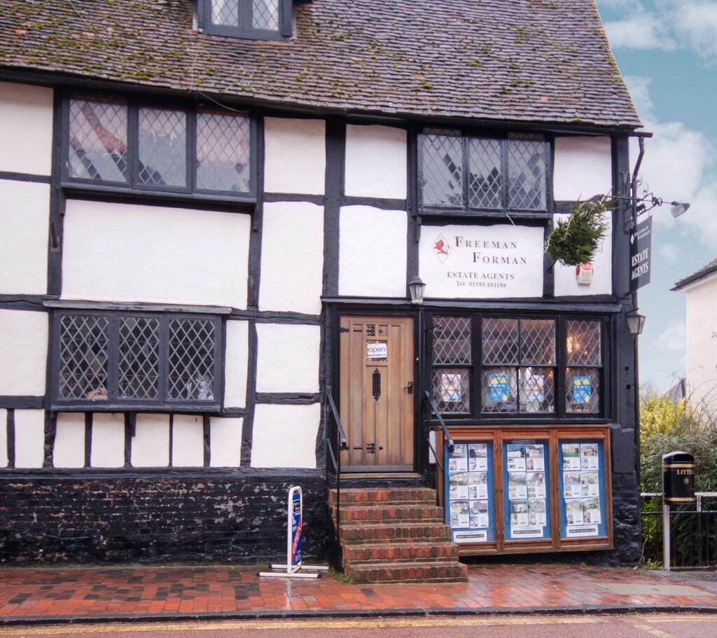 Arazi dizisi Freeman Forman Estate Agent Robertsbridge, Doğu Sussex County, foto
